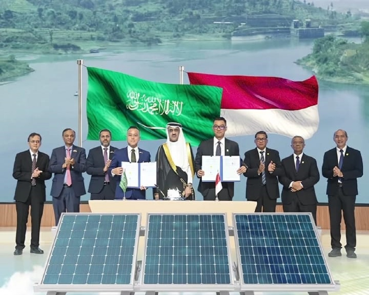 Indonesia, Saudi Arabia build Saguling floating solar power plant ...